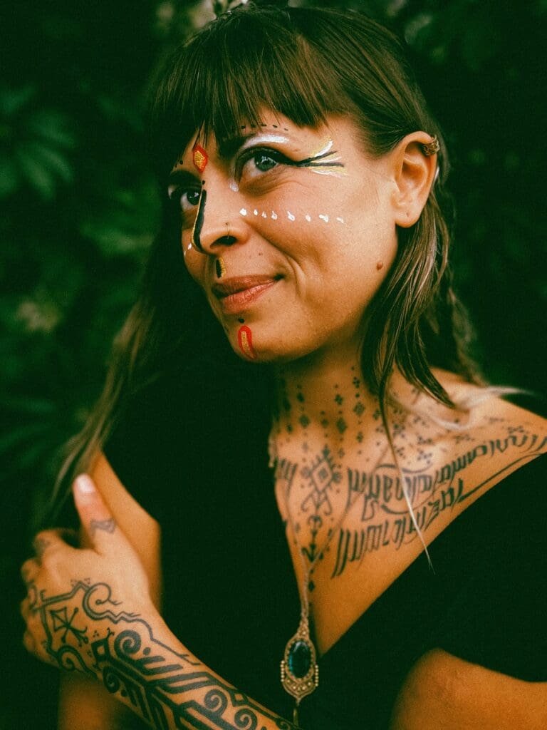 Fia Sonora - Yoga World